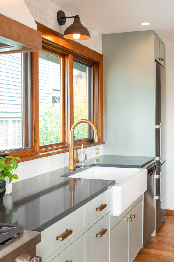 How to Choose the Right Replacement Windows - Model Remodel